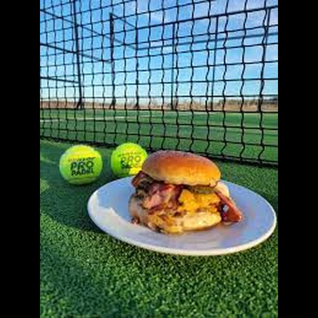 Zomer toernooi + BBQ - Nederlandse Padel Gids